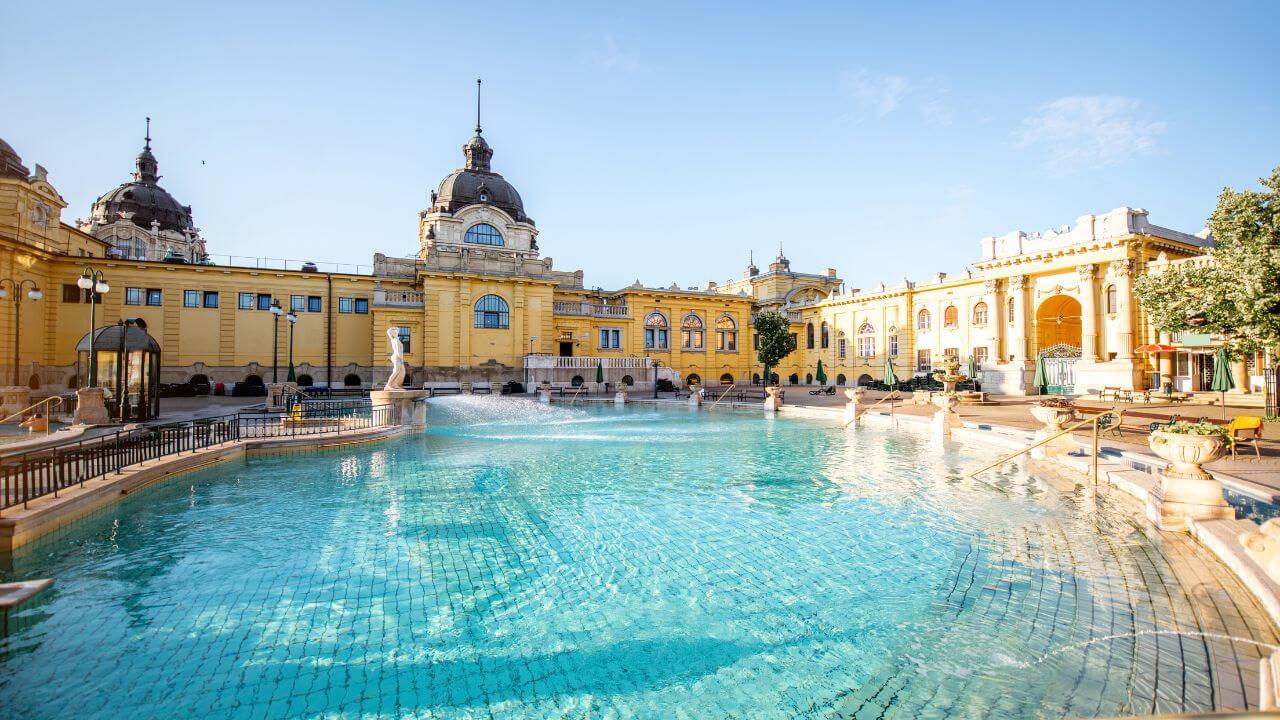 Thermal Spas in Budapest: Szechenyi Baths vs Gellert Baths - Im Jess ...